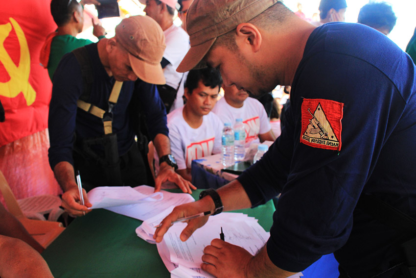 PHOTOS | NPA releases prisoners in Surigao City | Davao Today