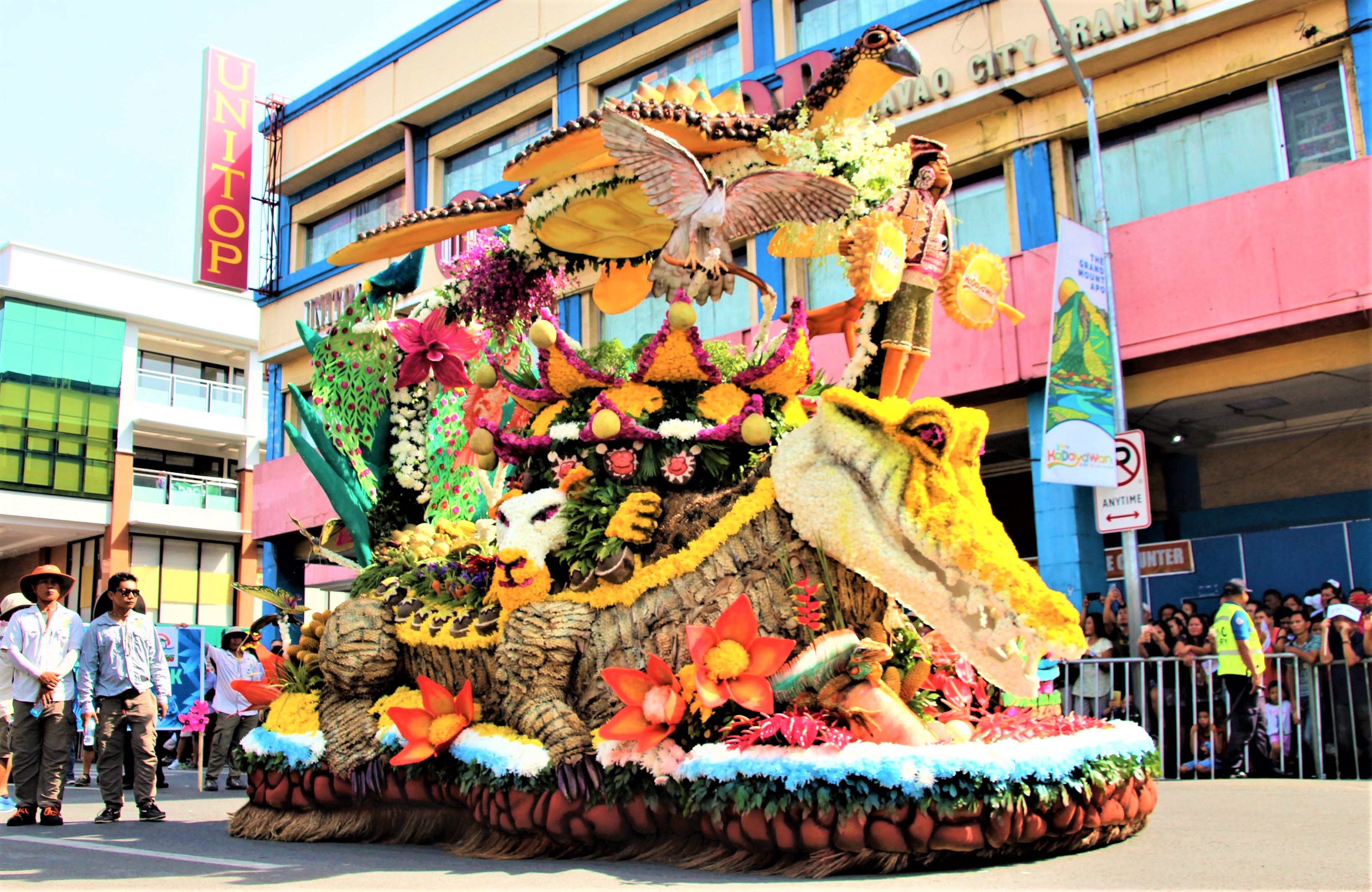 IN PHOTOS | Stunning floral floats, artistic music in Pamulak and Pitik ...